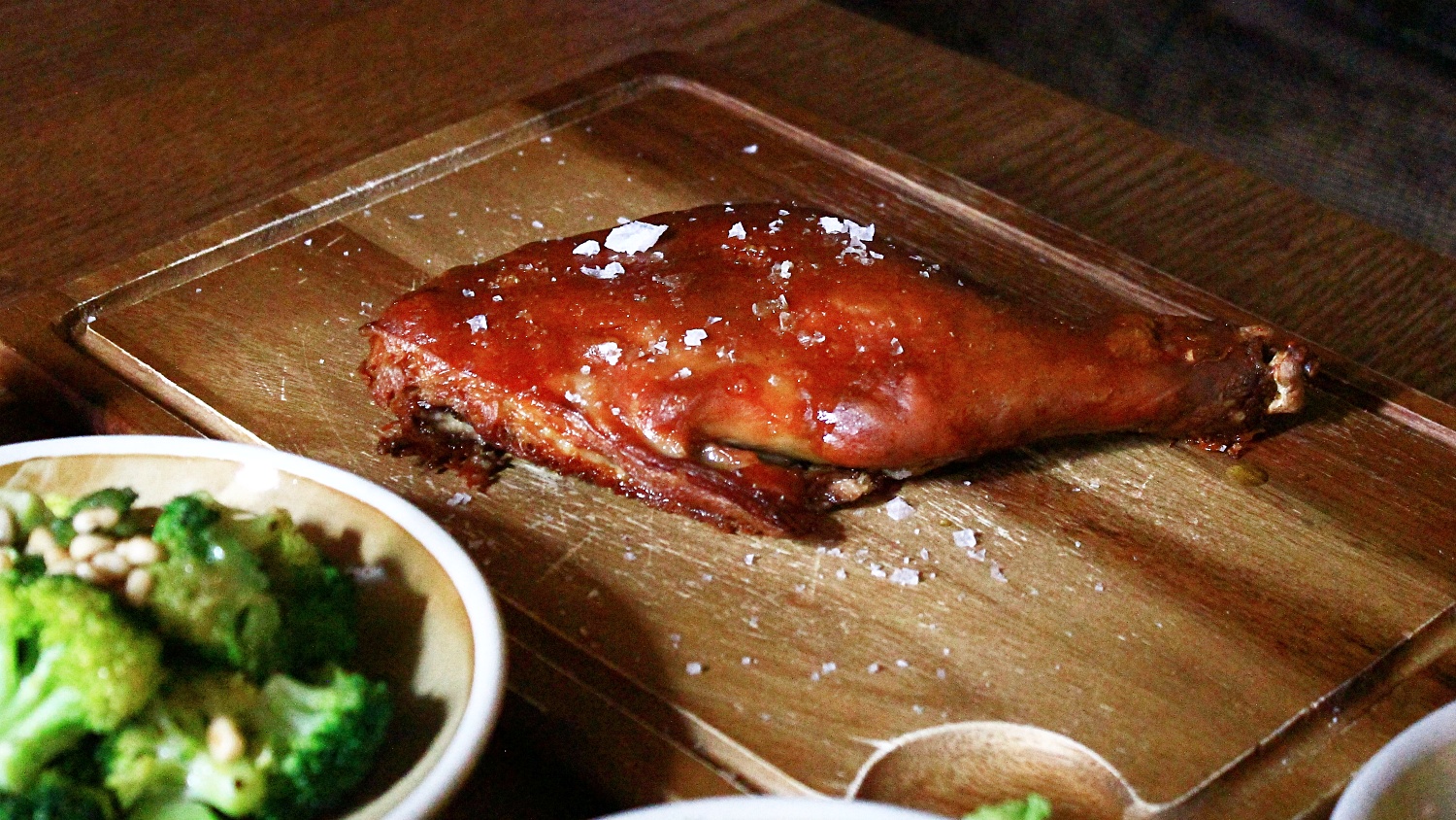 Iberico Suckling Pig Shoulder / Leg | TABLEAPP